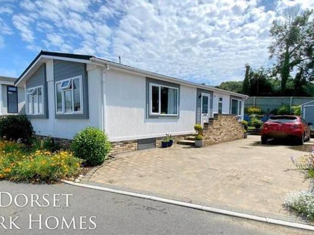 Wimborne Country Park, Candys Lane, 2 Bedroom Park