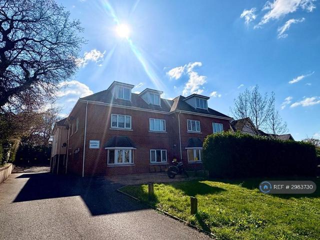 Wimborne Road, Bournemouth, BH11 2 bed flat to rent £1,045 pcm £241 pw