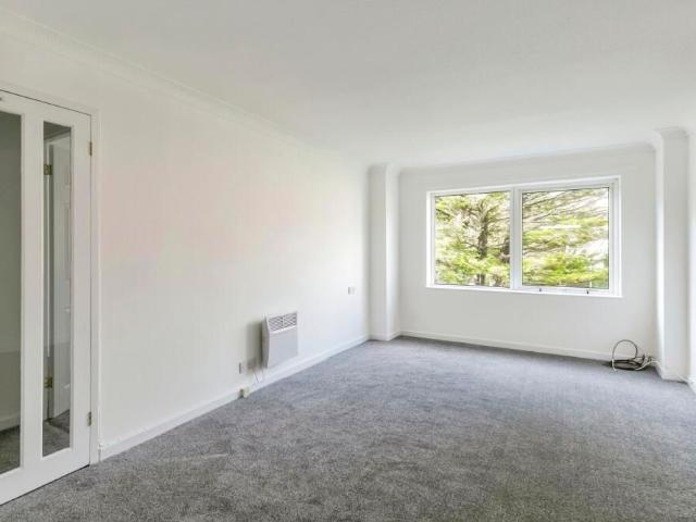 Wimborne Road, Bournemouth BH2, 1 bed flat to rent, £1,050 pcm | PrimeLocation