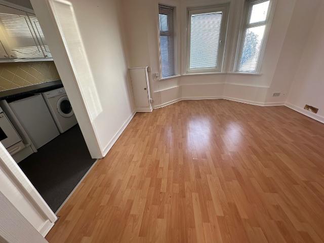 Wimborne Road, Bournemouth BH9, 1 bed flat to rent, £900 pcm | PrimeLocation
