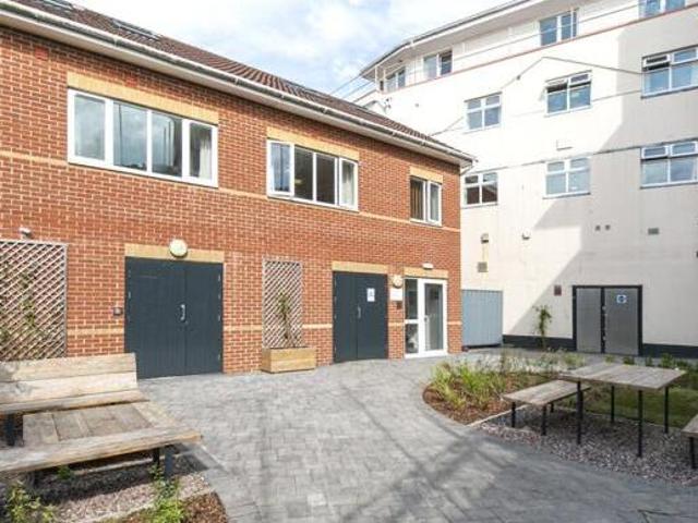 Wimborne Road, Bournemouth, Studio Flat For