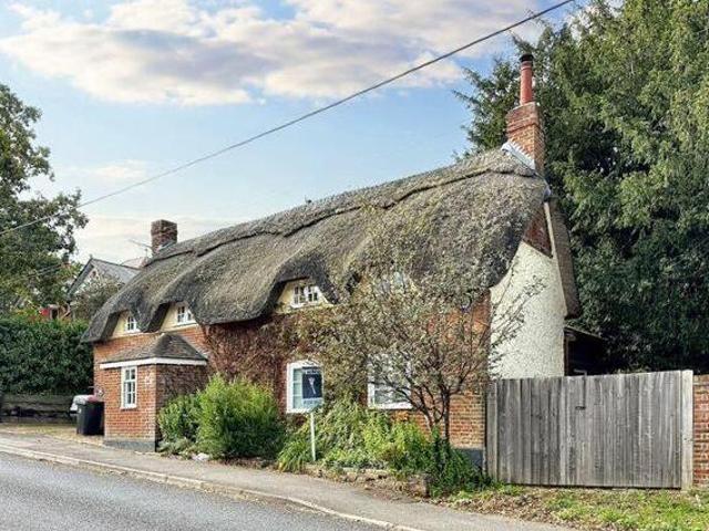 Wimborne Road, Corfe Mullen, 4 Bedroom Detached