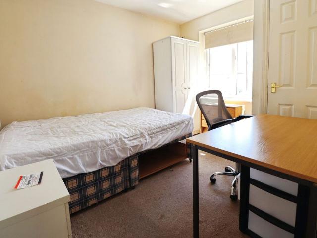 Wimborne Road, Five O One, BH9