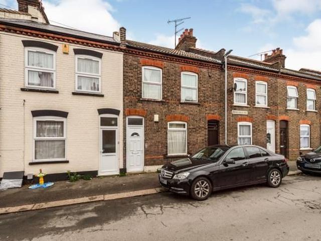 Wimborne Road, Luton, Bedfordshire LU1, 3 bed terraced house to rent, £1,550 pcm | PrimeLocation