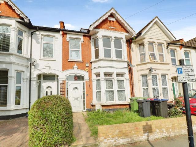 Wimborne Road, Southend On Sea SS2, 4 bed terraced house to rent, £1,850 pcm | PrimeLocation