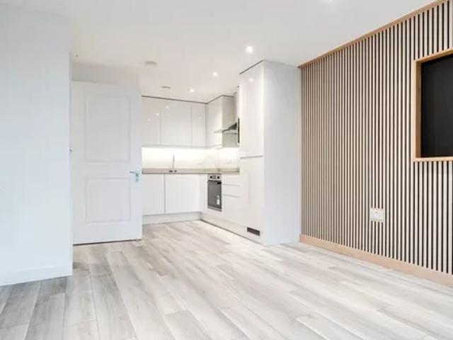 Wimbledon Delivery Offices, 12 Cranbrook Road, London, SW19 4BB, United Kingdom | 1 bed house for rent #167852005 | Rentberry