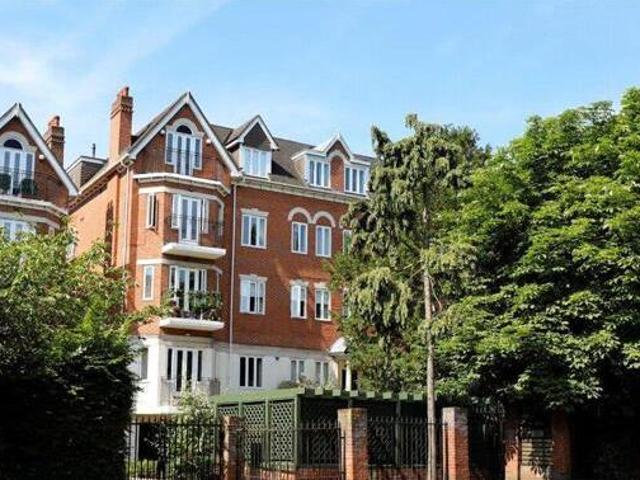 Wimbledon Hill Road, Wimbledon, 2 Bedroom Flat