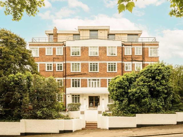 Wimbledon Hill Road, Wimbledon SW19, 3 bed flat to rent, £3,250 pcm | PrimeLocation