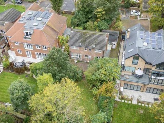 Wimbledon, London, Detached House For