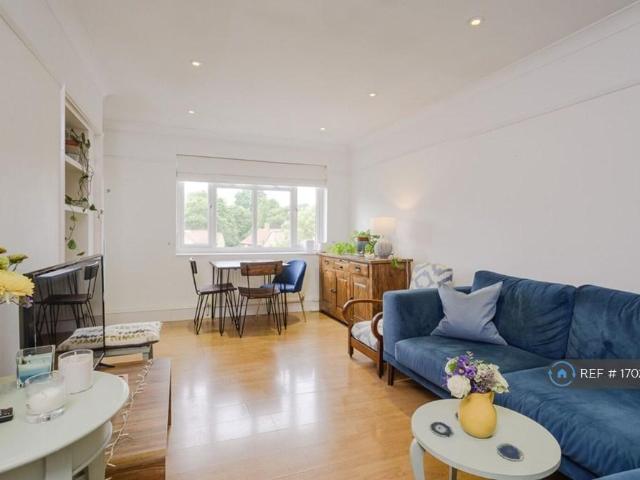 Wimbledon, London, SW19 2 bed flat to rent £1,975 pcm £456 pw