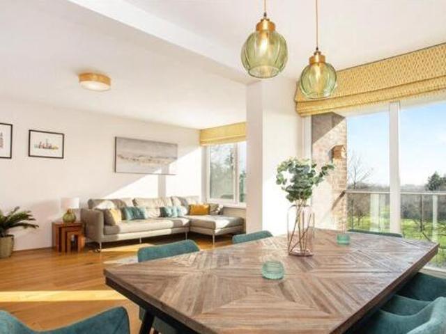 Wimbledon Park Road, London, 2 Bedroom Flat