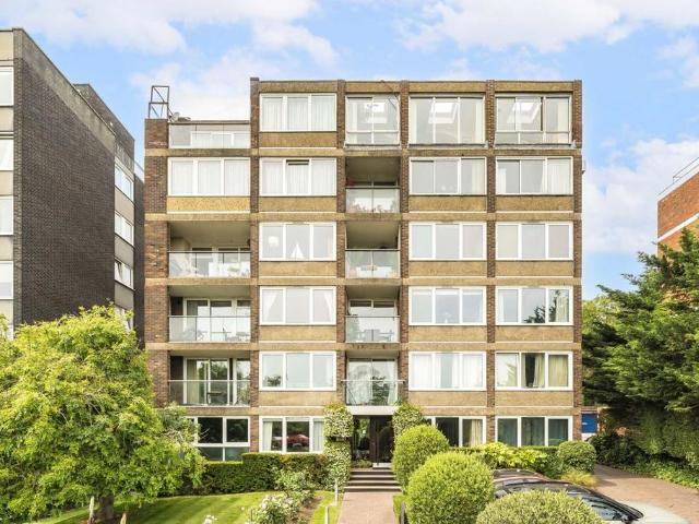 Wimbledon Park Road, London SW19 2 bed flat to rent £2,500 pcm £577 pw