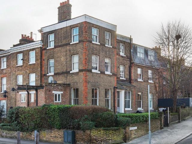 Wimbledon Park Road, West Hill. 1 bed flat to rent £3,000 pcm £692 pw