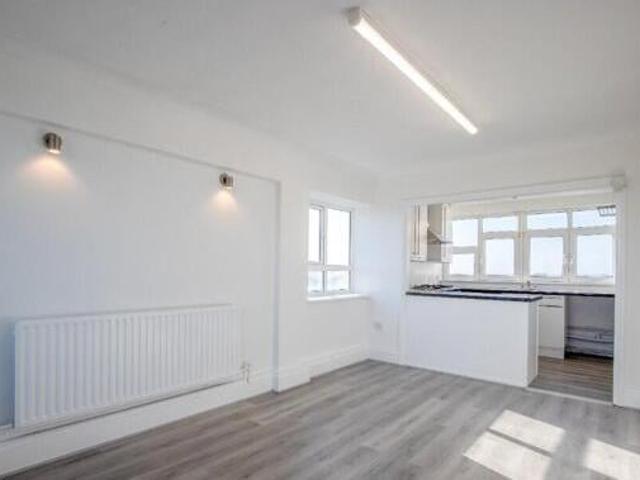 Wimbledon Park Side, London, 1 Bedroom Flat