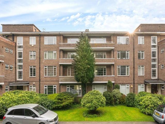 Wimbledon Park Side, London, SW19 4 bed flat to rent £2,900 pcm £669 pw