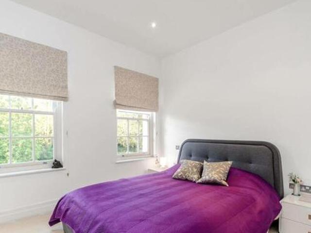 Wimbledon Park Side, Wimbledon Common, 3 Bedroom Flat