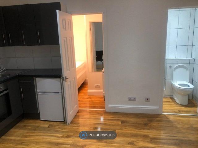 Wimbledon Village, London SW19, Studio to rent, £1,697 pcm | PrimeLocation