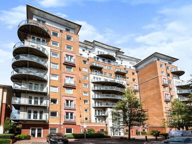 Winterthur Way, Hampshire RG21 1 bed flat to rent £1,050 pcm £242 pw