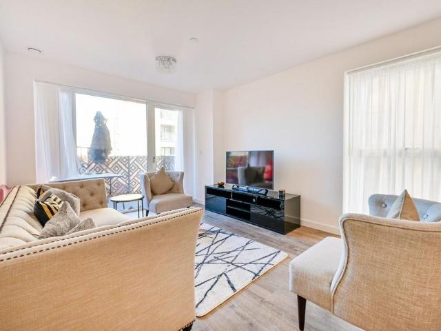Winter Apartments, East Acton. 1 bed flat to rent £2,500 pcm £577 pw