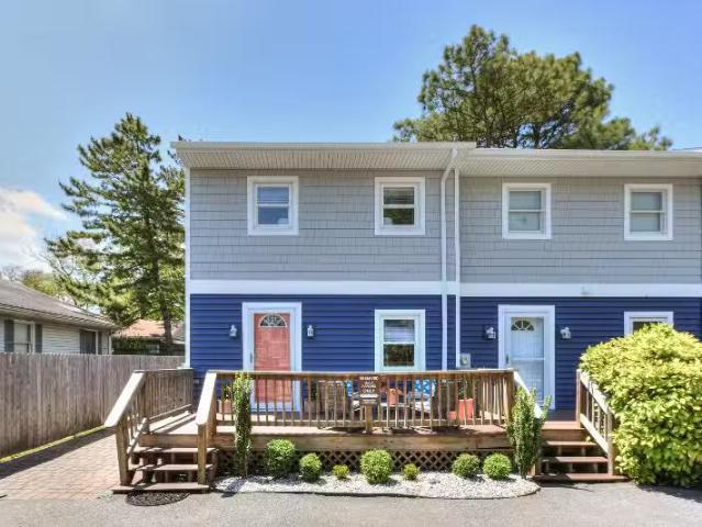WINTER RENTAL ONLY, FURNISHED 3 Bedroom, 2 Bath Townhouse, sho.