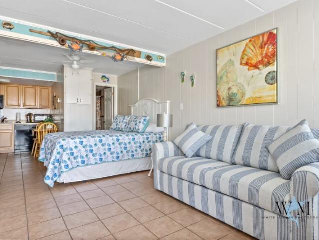 WINTER RENTAL_Renovated First Floor Studio_ Utilit