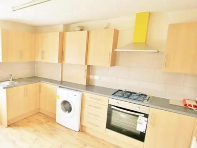 Winterbourne House, 2a Lockhart Street, Bromley by Bow, London, E3 4BL, United Kingdom | 3 bed house for rent #167454293 | Rentberry