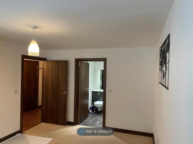 Wintergreen Boulevard, West Drayton UB7, 2 bed flat to rent, £1,800 pcm | PrimeLocation