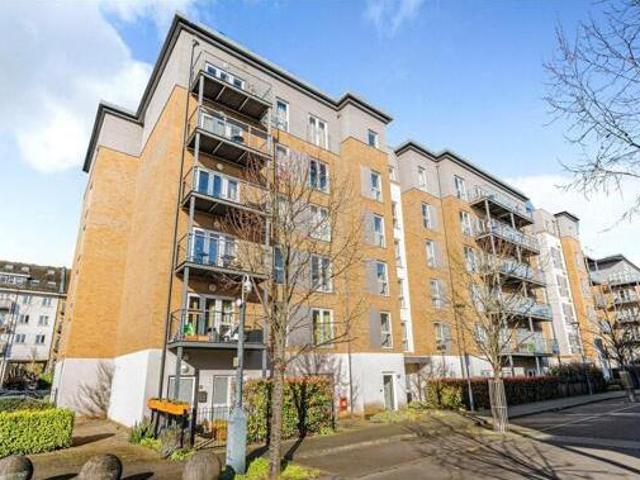 Wintergreen Boulevard, West Drayton, 2 Bedroom Apartment