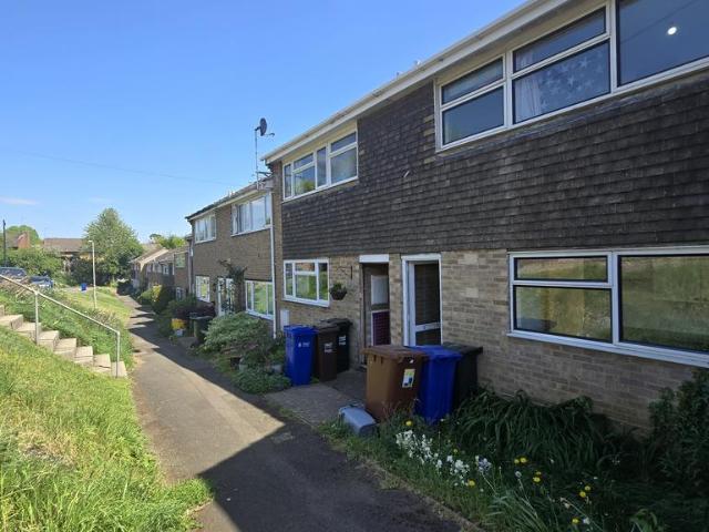 Winters Way, Banbury, OX15 2 bed terraced house to rent £1,025 pcm £237 pw