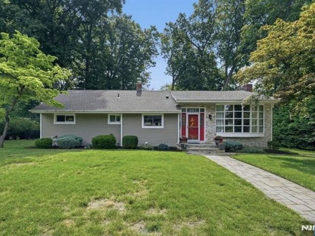 Winthrop Rd, Hillsdale, Home For Sale