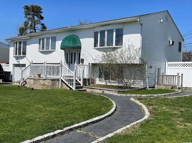 Winthrop St, Islip, Home For Sale