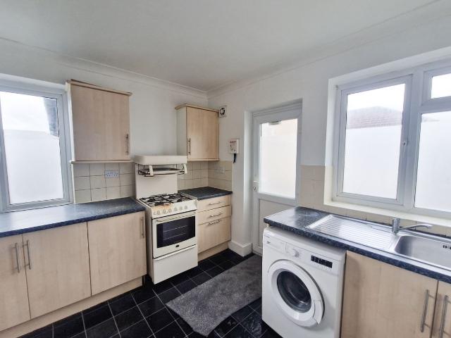 Winton Court, 2 Belgrave Road, Ilford, UK IG1, 2 bed flat to rent, £1,900 pcm | PrimeLocation