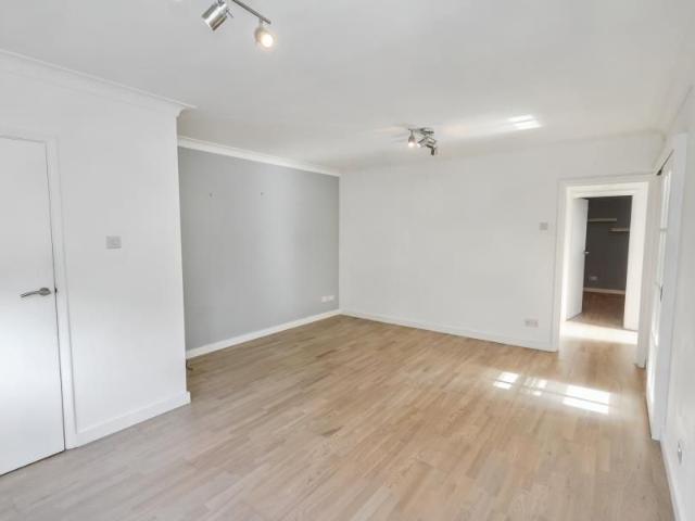 Winton Court, Surbiton, KT6