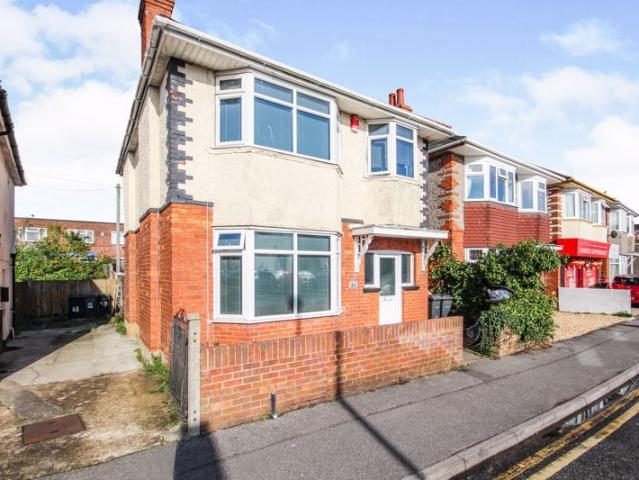 Winton, Bournemouth BH9, 4 bed shared accommodation to rent, £2,500 pcm | PrimeLocation