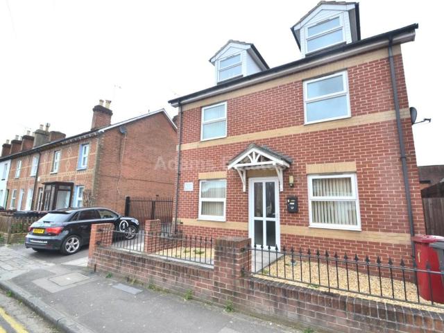 Winver Place, Cumberland Road, Reading RG1, 1 bed flat to rent, £1,050 pcm | PrimeLocation