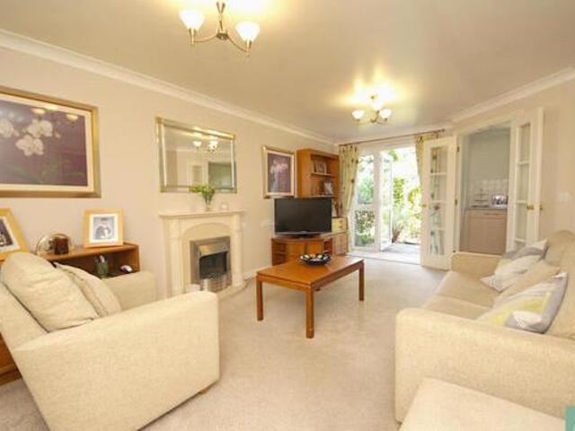 Winchmore Hill Road, Austen Court, Winchmore Hill, 2 Bedroom Flat
