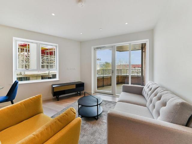 Winchat House, Alexandra Gate. 2 bed apartment to rent £2,496 pcm £576 pw