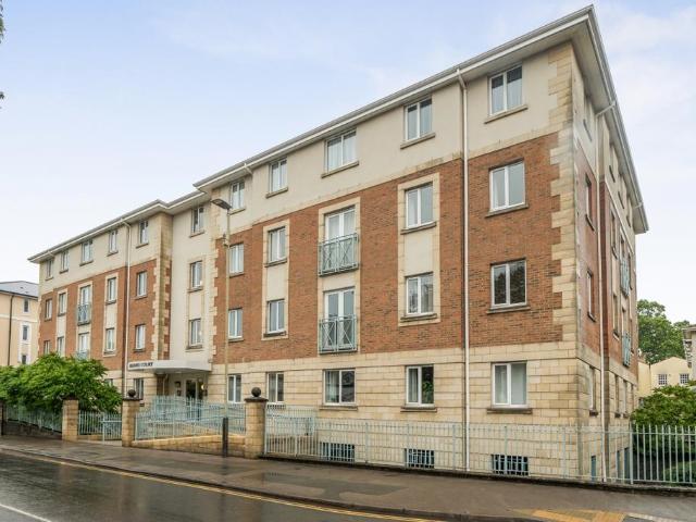 Winchcombe Street Cheltenham GL52 2 bed apartment to rent £1,194 pcm £276 pw