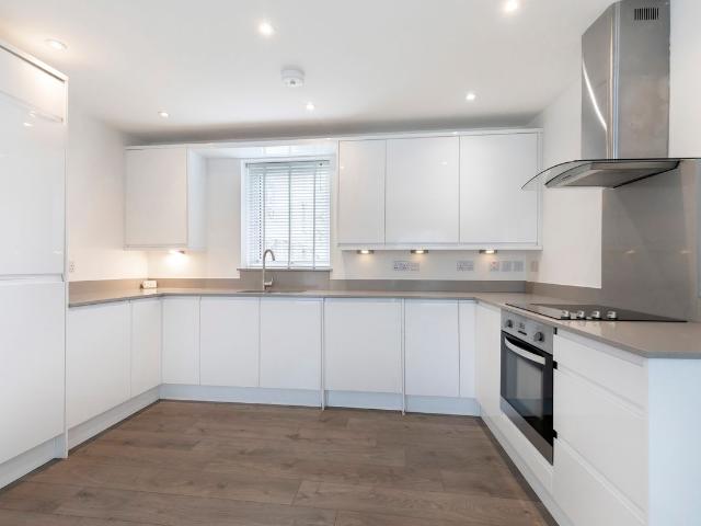 Winchcombe Street, Cheltenham GL52, 2 bed flat to rent, £1,250 pcm | PrimeLocation