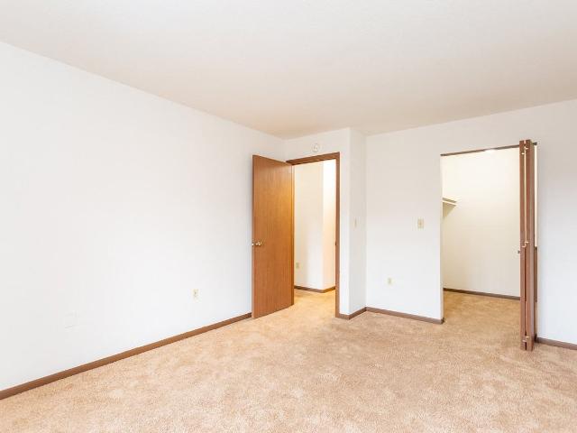 Winchell Way Apartments 2 Bedroom Apartment for Rent at 3740 Winchell Ave, Kalamazoo, MI 49008 Oakland Winchell