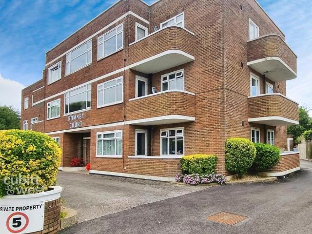 Winchelsea Gardens Worthing BN11 3 bed apartment to rent £1,600 pcm £369 pw