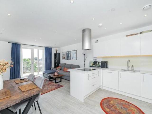 Winchelsea Road, London, 2 Bedroom Apartment