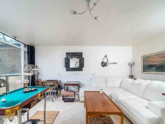 Winchester Avenue, London, 3 Bedroom Flat