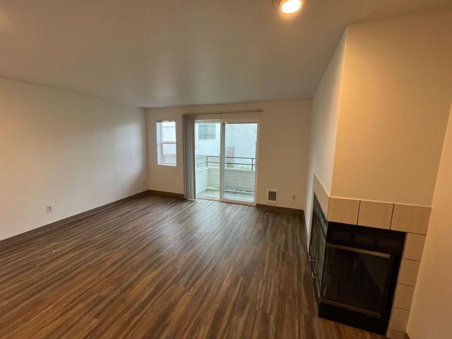 WINCHESTER APTS. 2 Bedroom Apartment for Rent at 11749 Greenwood Ave N, Seattle, WA 98133 Broadview