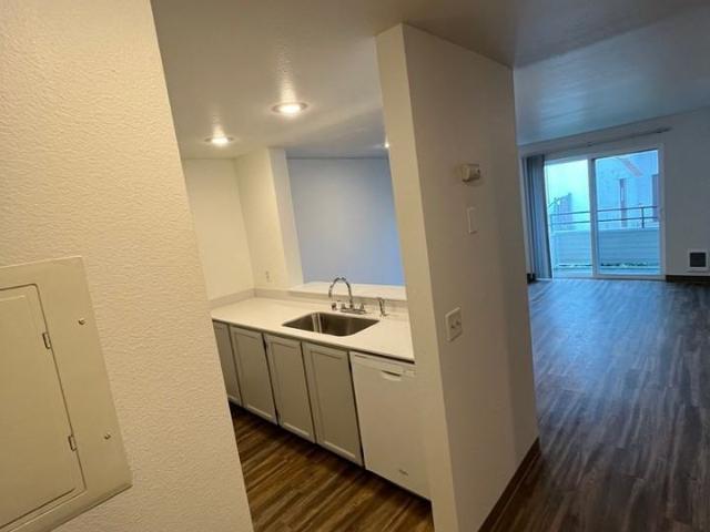 WINCHESTER APTS. 2 Bedroom Apartment for Rent at 11749 Greenwood Ave N, Seattle, WA 98133 Broadview