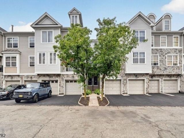 Winchester Ct, Clifton, Condo For Sale
