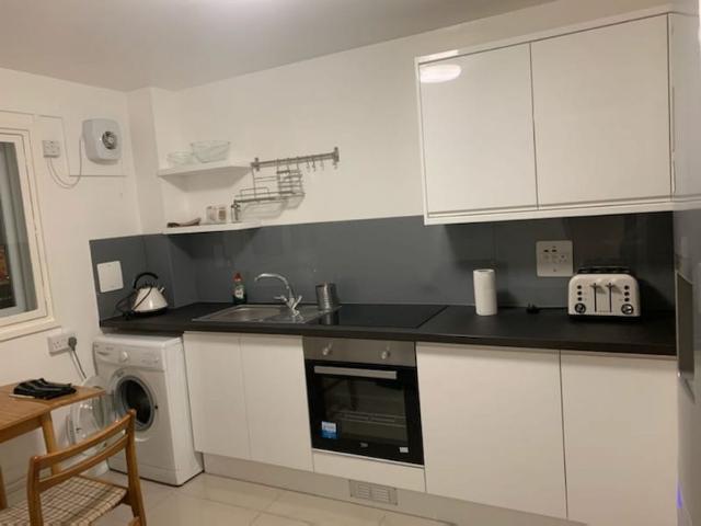 Winchester Close, London SE17, 2 bed flat to rent, £2,200 pcm | PrimeLocation