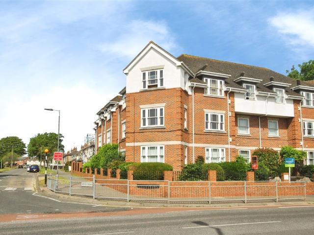 Winchester Court, 173 Broomfield Road, Chelmsford, Essex CM1, 2 bed flat to rent, £1,550 pcm | PrimeLocation