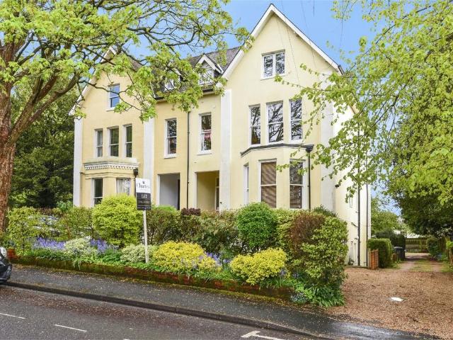 Winchester, Hampshire SO23 1 bed flat to rent £1,075 pcm £248 pw