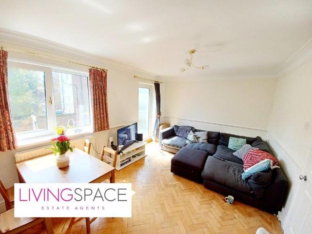 Winchester House, Highbury New Park. 3 bed barn conversion to rent £3,250 pcm £750 pw